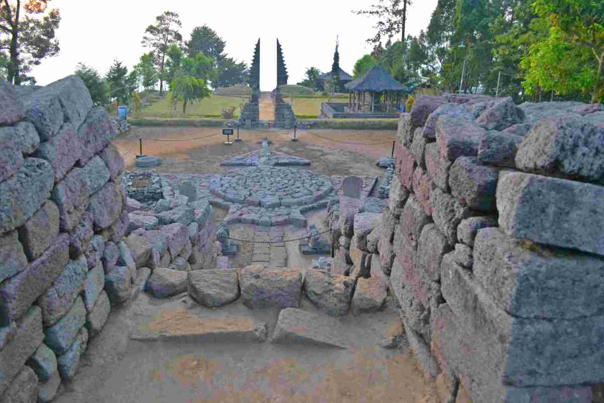 Senja indah di Candi Cetho – Winny Marlina
