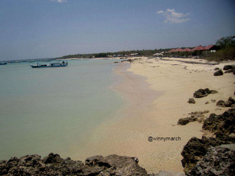 pantai tablolong kupang – Winny Marlina