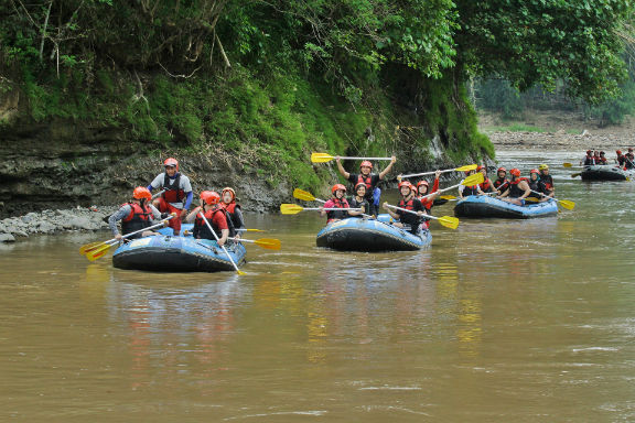 Pengalaman Rafting Di Sungai Progo Magelang – Winny Marlina