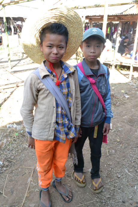 Menikmati Pasar Tradisional dan Candi di Inle, Myanmar – Winny Marlina