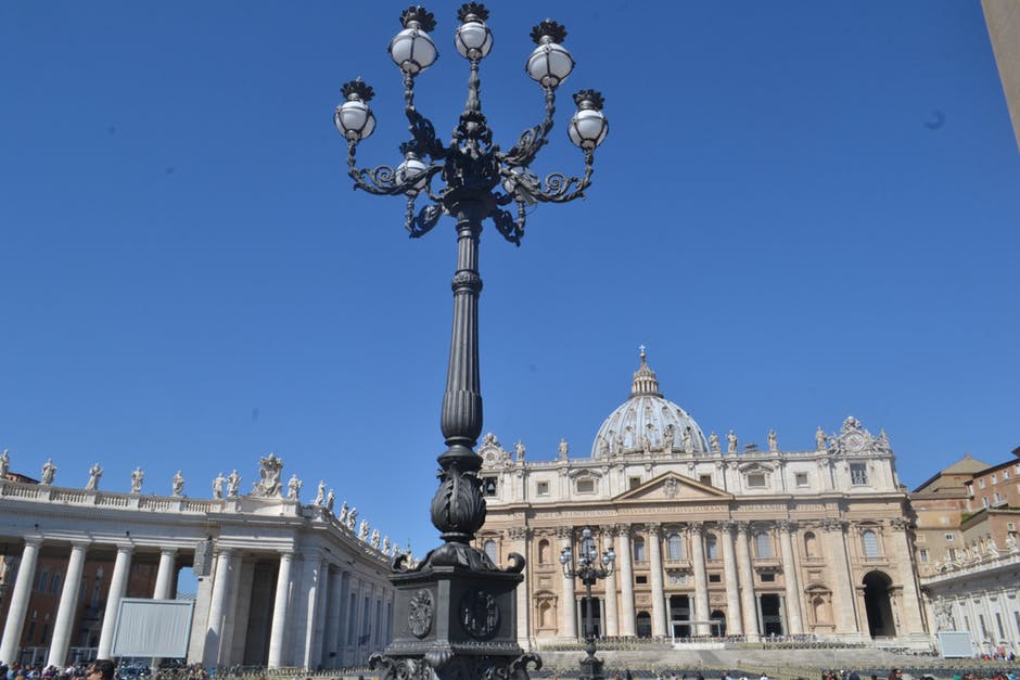 Backpacker ke Vatican, Negara Terkecil di Dunia – Winny Marlina