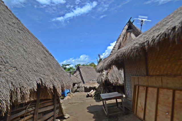Mengenal Suku Sasak di Desa Sade, Lombok NUSA TENGGARA BARAT – Winny ...