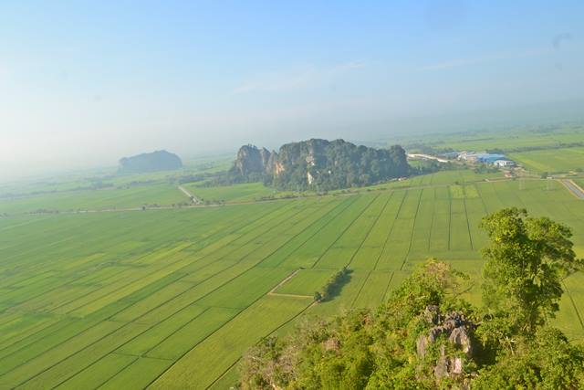Trekking ke Bukit Kodiang di Kedah, Malaysia – Winny Marlina