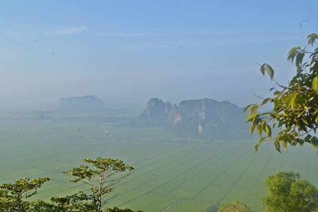 Trekking ke Bukit Kodiang di Kedah, Malaysia – Winny Marlina