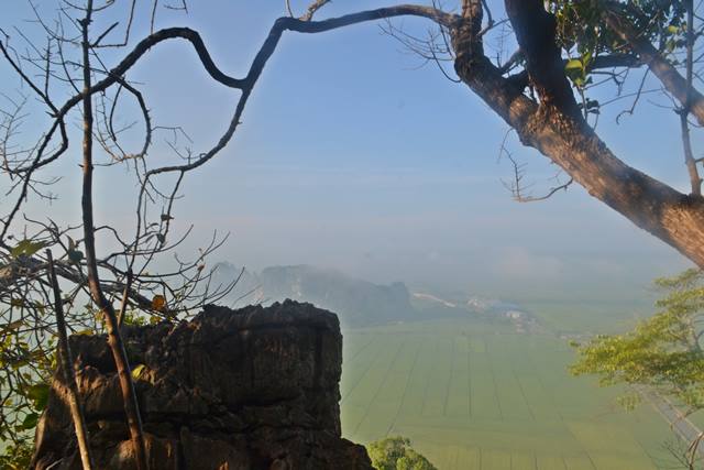 Trekking ke Bukit Kodiang di Kedah, Malaysia – Winny Marlina